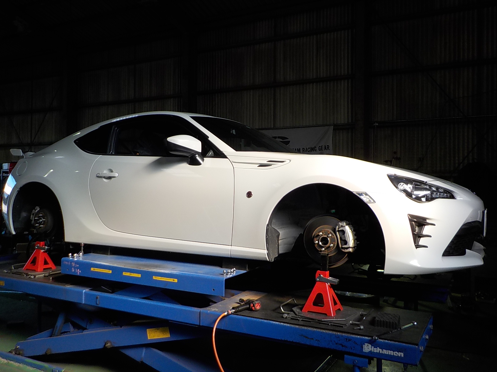 ZN6 86 1G締め直し 四輪アライメント ｜ 持ち込み取付専門プロショップ パーツショップ プロスパー 四輪アライメント調整・サスペンション交換・1G締め直し・ダウンサス交換・車高調交換